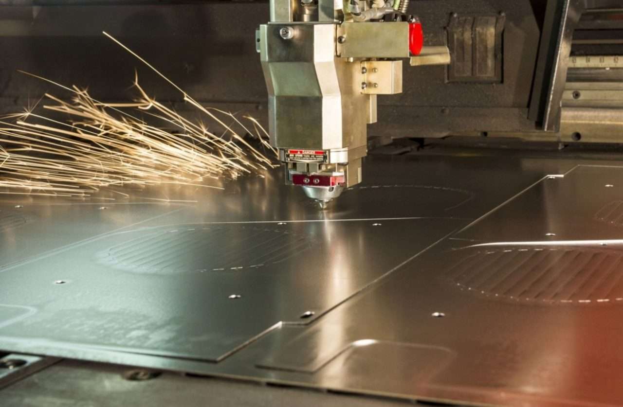 Sheet Metal Cutting Methods in Manufacturing