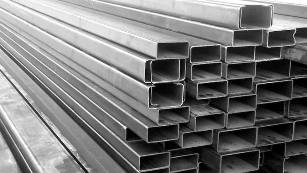 Aluminio vs. acero galvanizado: Guía de selección de materiales